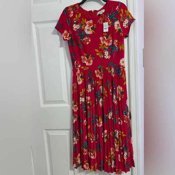 LOFT | Dresses | Nwt Loft Pleated Floral Dress | Poshmark